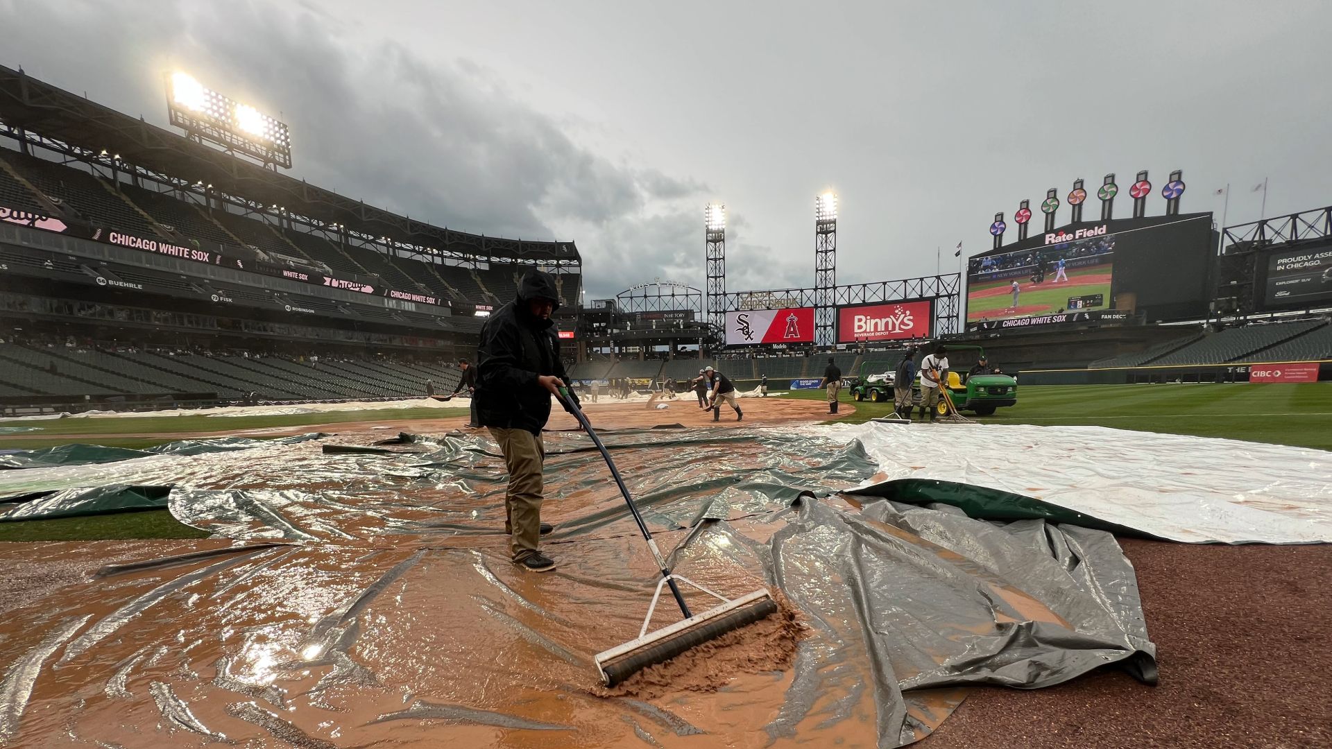 Leading Off: Hail, No!